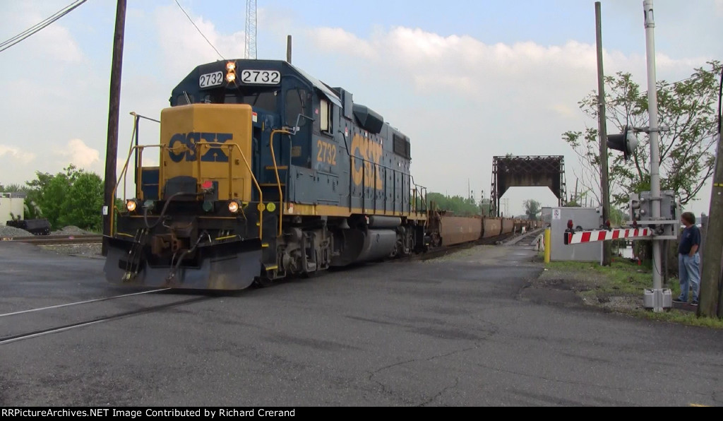 CSX GP38-2 2732 with NYSW WS-3
